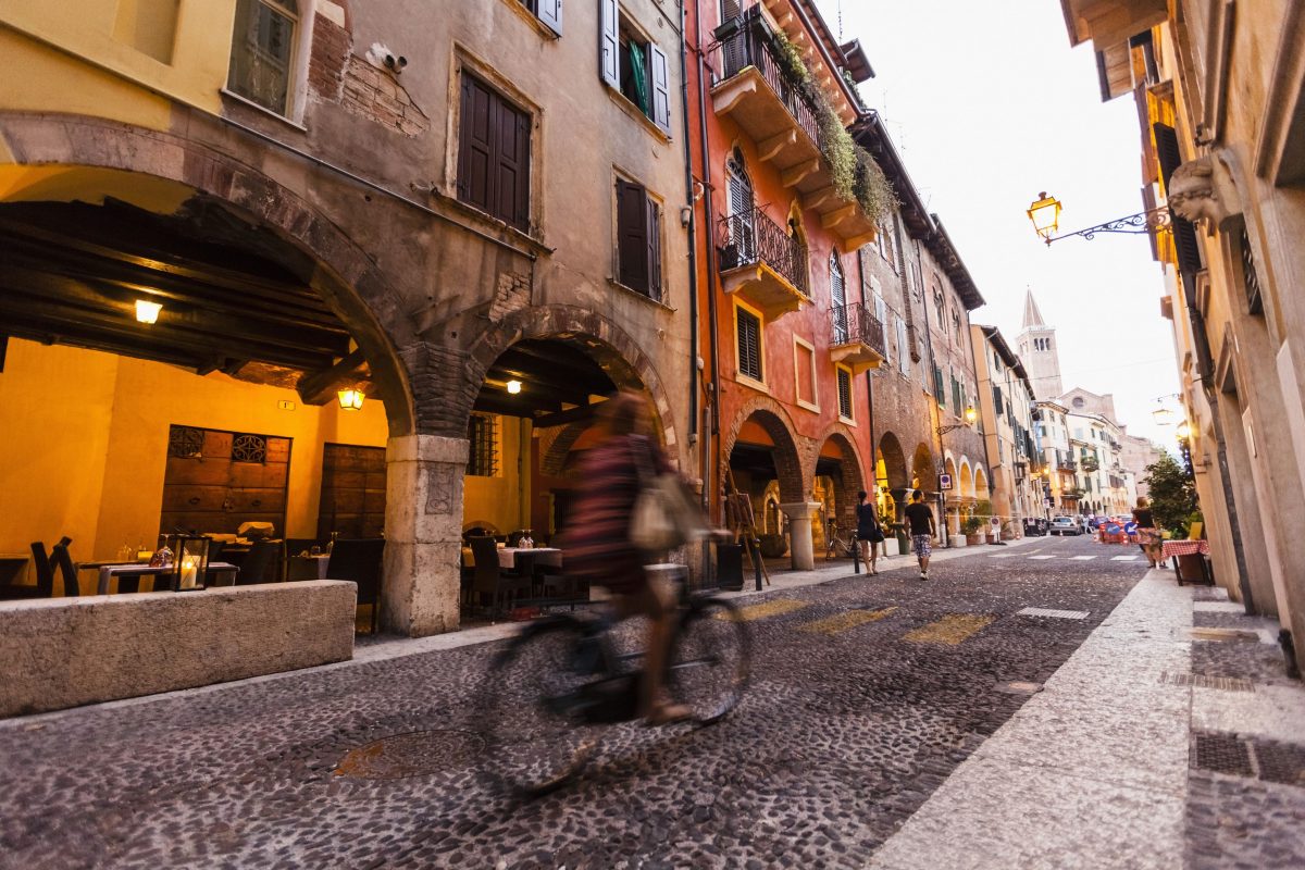 De 10 beste byer du bør besøke i Italia - BlazeTrip